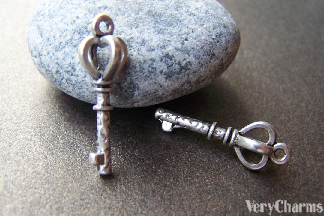 10 Pcs of Antique Silver 3D Crown Key Charms 8.5x25mm A1238 - Etsy