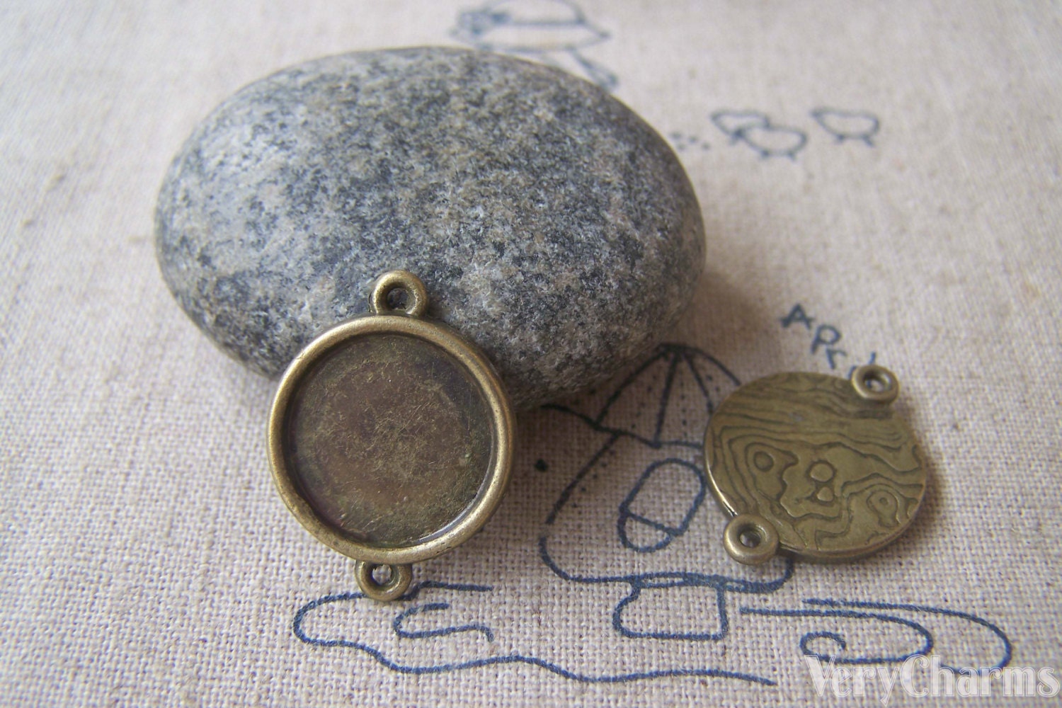 10 pcs Antique Bronze Round Base Bezel Pendant Connectors | Etsy