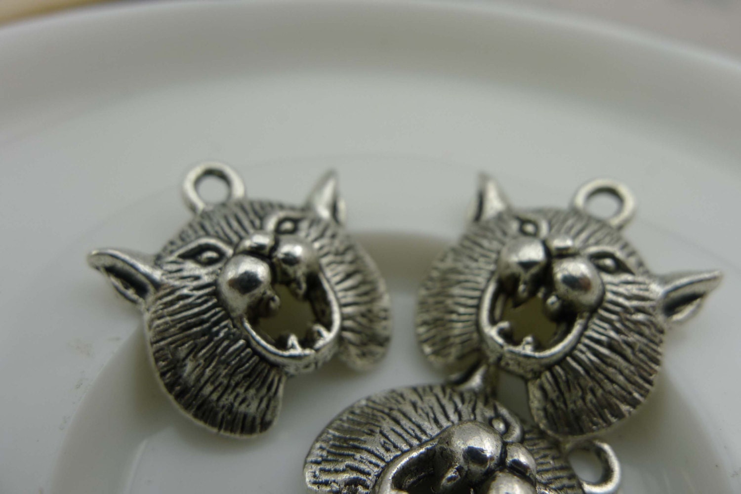 10 pcs of Antique Silver Grizzly Bear Charms Pendants | Etsy