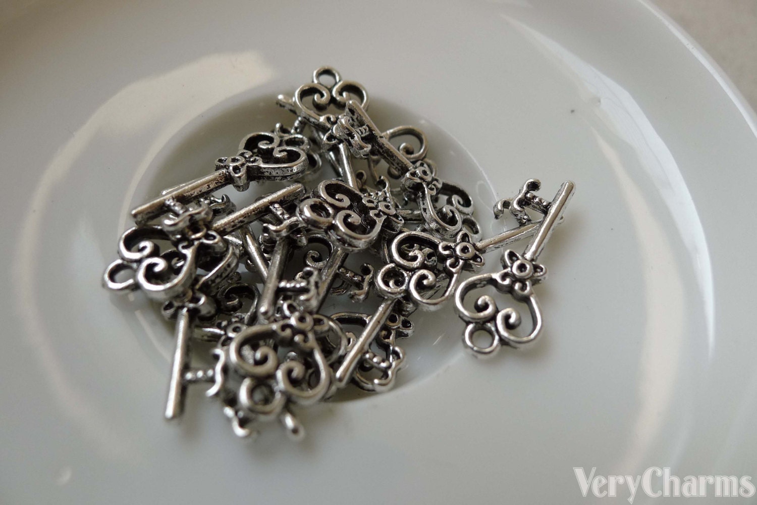 20 Pcs of Antique Silver Skeleton Key Heart Key Charms 9x21mm - Etsy