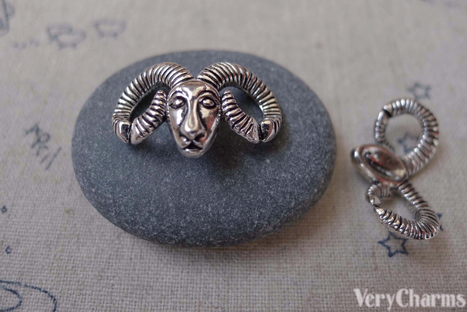 10 Pcs of Antique Silver Ram Sheep Head Connectors Charms 15x24mm A7462 ...