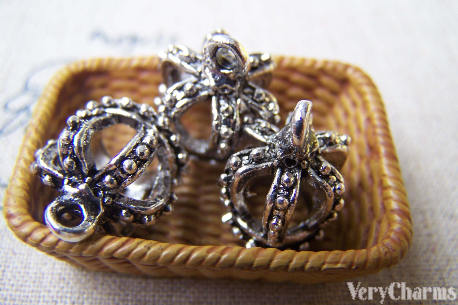 10 Pcs of Antique Silver 3D Crown Charms 12x13mm A1361 - Etsy