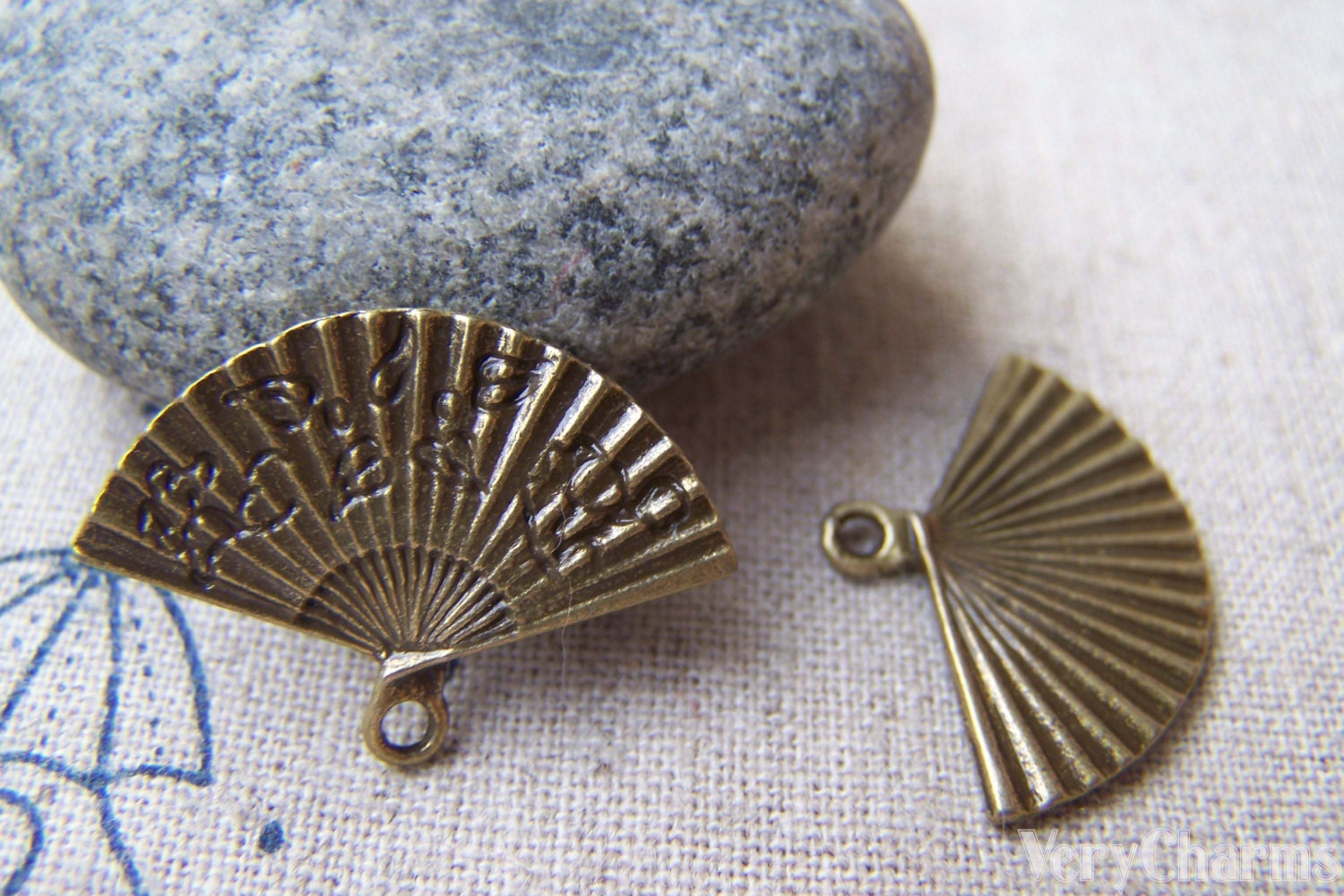 20 Pcs of Antique Bronze Chinese Folding Fan Charms 17x24mm - Etsy