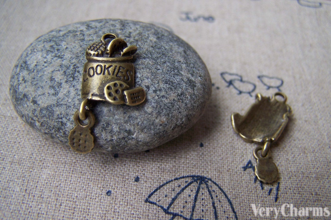 10 Pcs of Antique Bronze Lovely Cookie Charms 11x24mm A2908 - Etsy