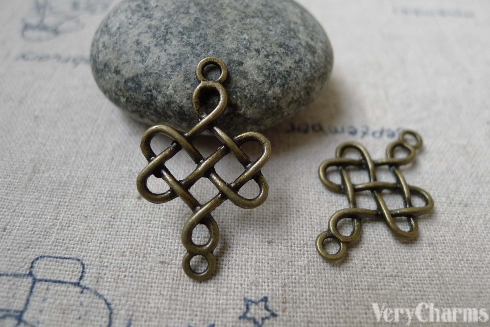 Fancy Celtic Knot Connector Antique Bronze Charms 18x31mm Set of 20 ...