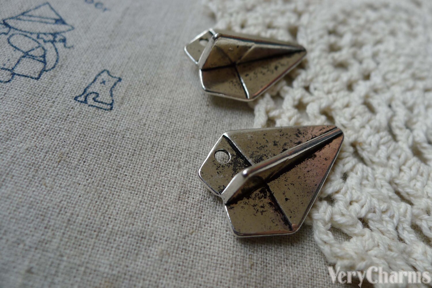 10 Pcs of Antique Silver Paper Plane Charms Pendants 21x31mm | Etsy
