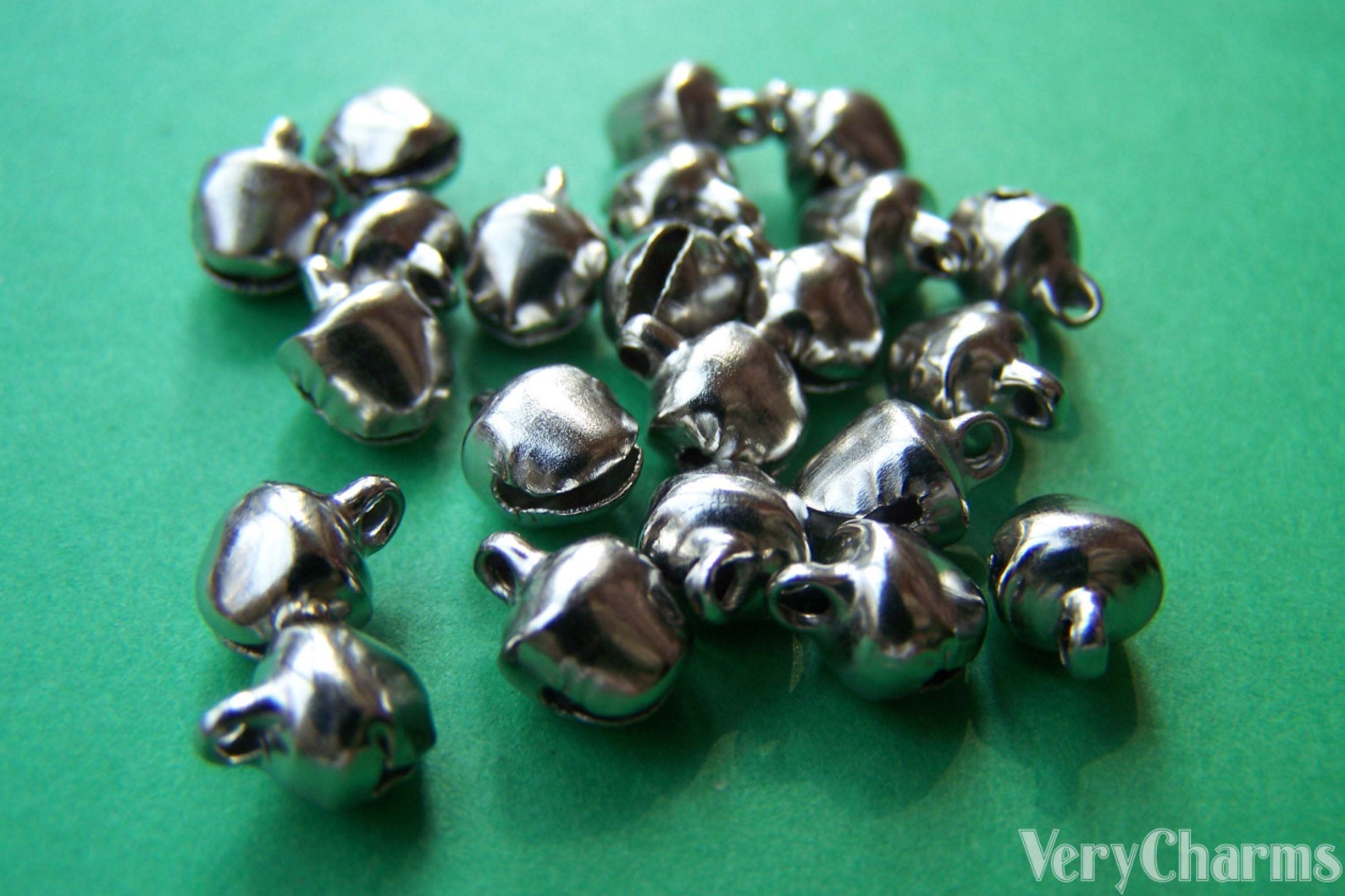 50 Pcs of Silvery Gray Nickel Tone Round Bells 6mm A3862 - Etsy