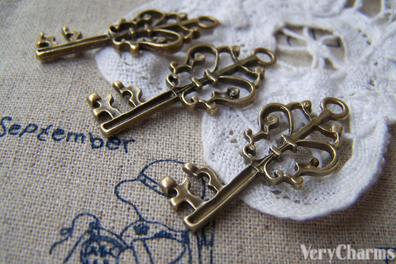 10 Pcs of Antique Bronze Skeleton Key Charms Pendants 16x36mm - Etsy
