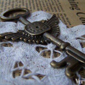 10 Pcs of Antique Bronze Time Machine Clock Key Pendants 45x75mm A187 ...