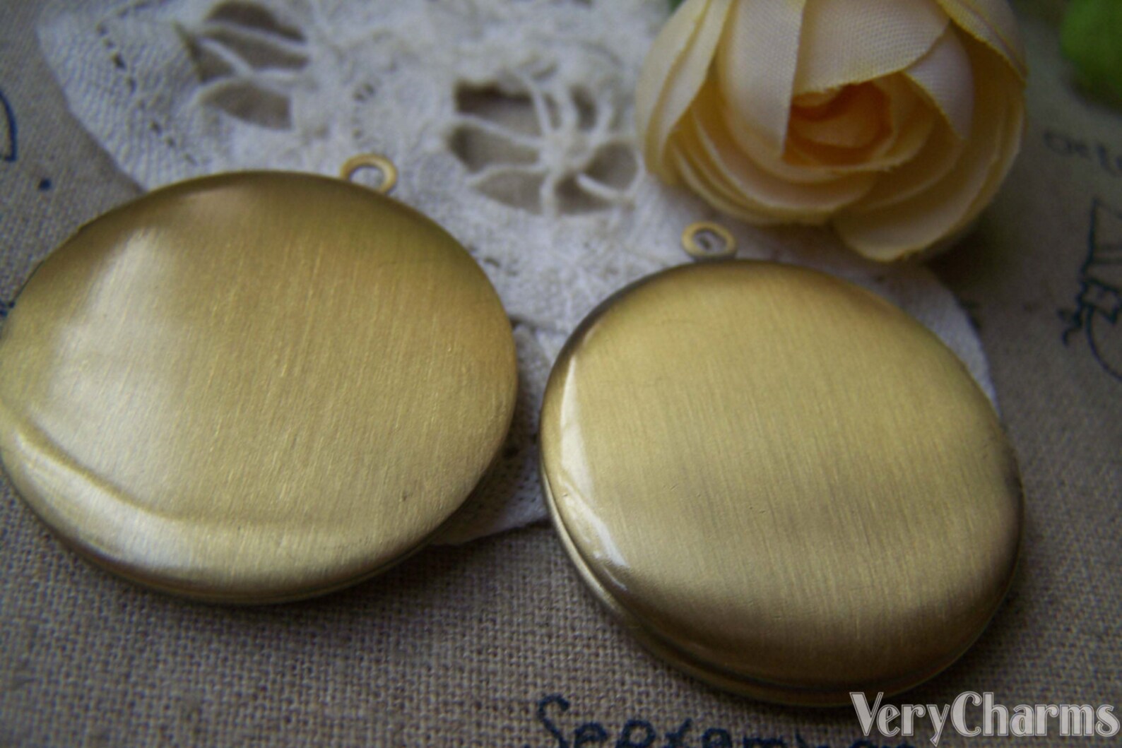 Blank Locket Antique Bronze Round Photo Lockets 32mm Set of 4 Pcs A3561 ...