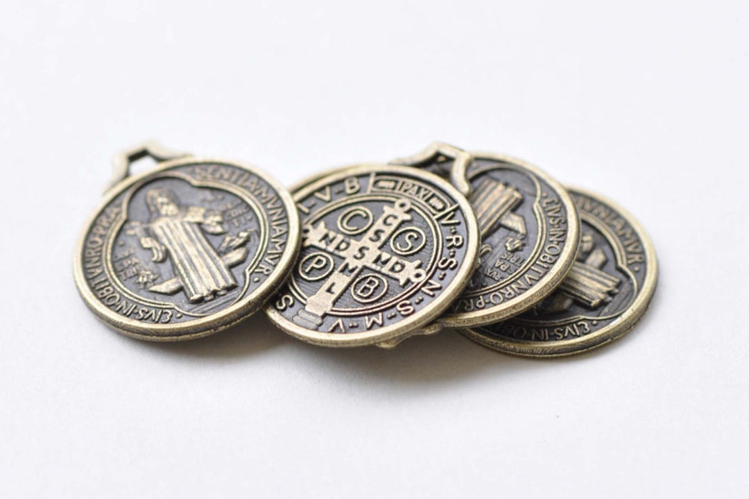 20 Pcs Antique Bronze Round Religious Jesus Round Charms 18x21mm A8612 ...