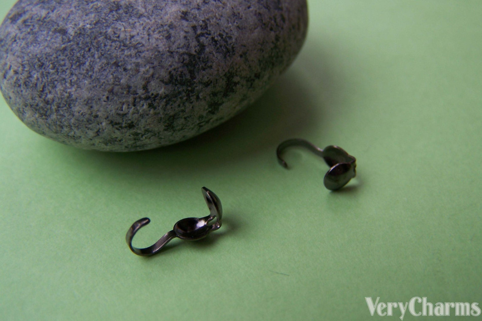 200 Pcs of Gunmetal Black Fold Over Clam Shell Clasps Bead - Etsy