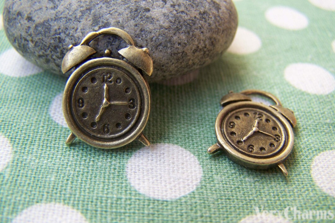 10 Pcs of Antique Bronze Alarming Heart Clock Charms 13.5x17.5mm A1641 ...