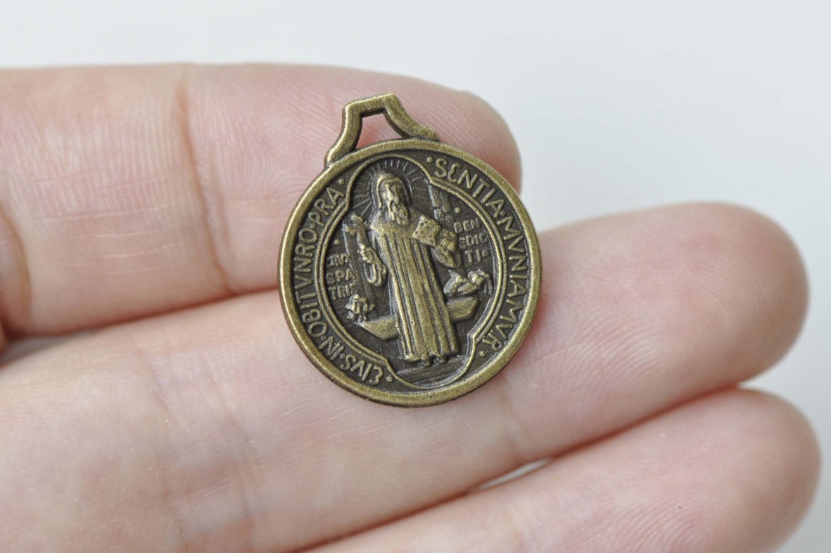 20 Pcs Antique Bronze Round Religious Jesus Round Charms 18x21mm A8612 ...