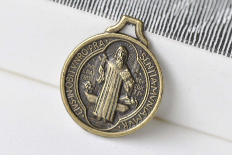 20 Pcs Antique Bronze Round Religious Jesus Round Charms 18x21mm A8612 ...