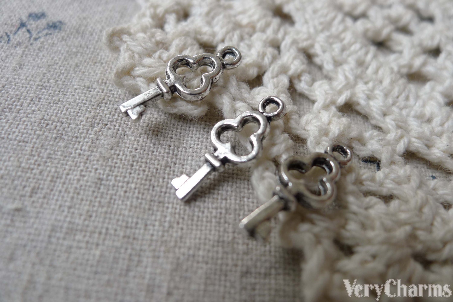 50 pcs Antique Silver Tiny Skeleton Key Charms 7x16mm A7243 | Etsy