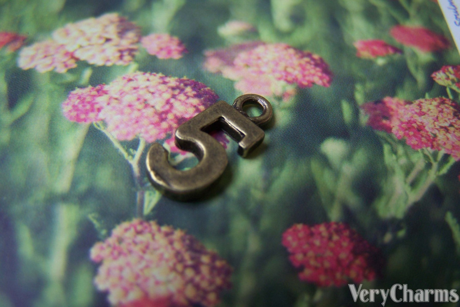 20 Pcs of Antique Bronze Arabic Figure Number 5 Five Charms 7x15mm ...