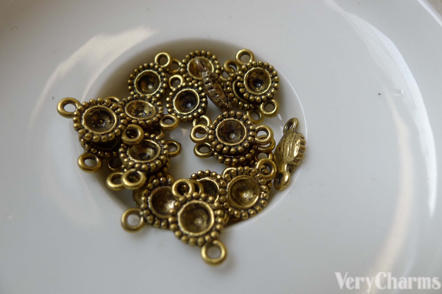 50 Pcs of Antique Gold Flower Round Connector Charms 8x14mm - Etsy