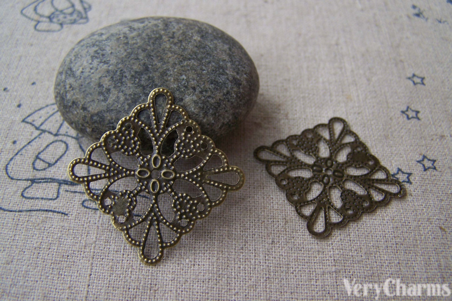 Metal Embellishments Filigree Bronze Stampings 25mm Set of 50 Pcs A5085 ...