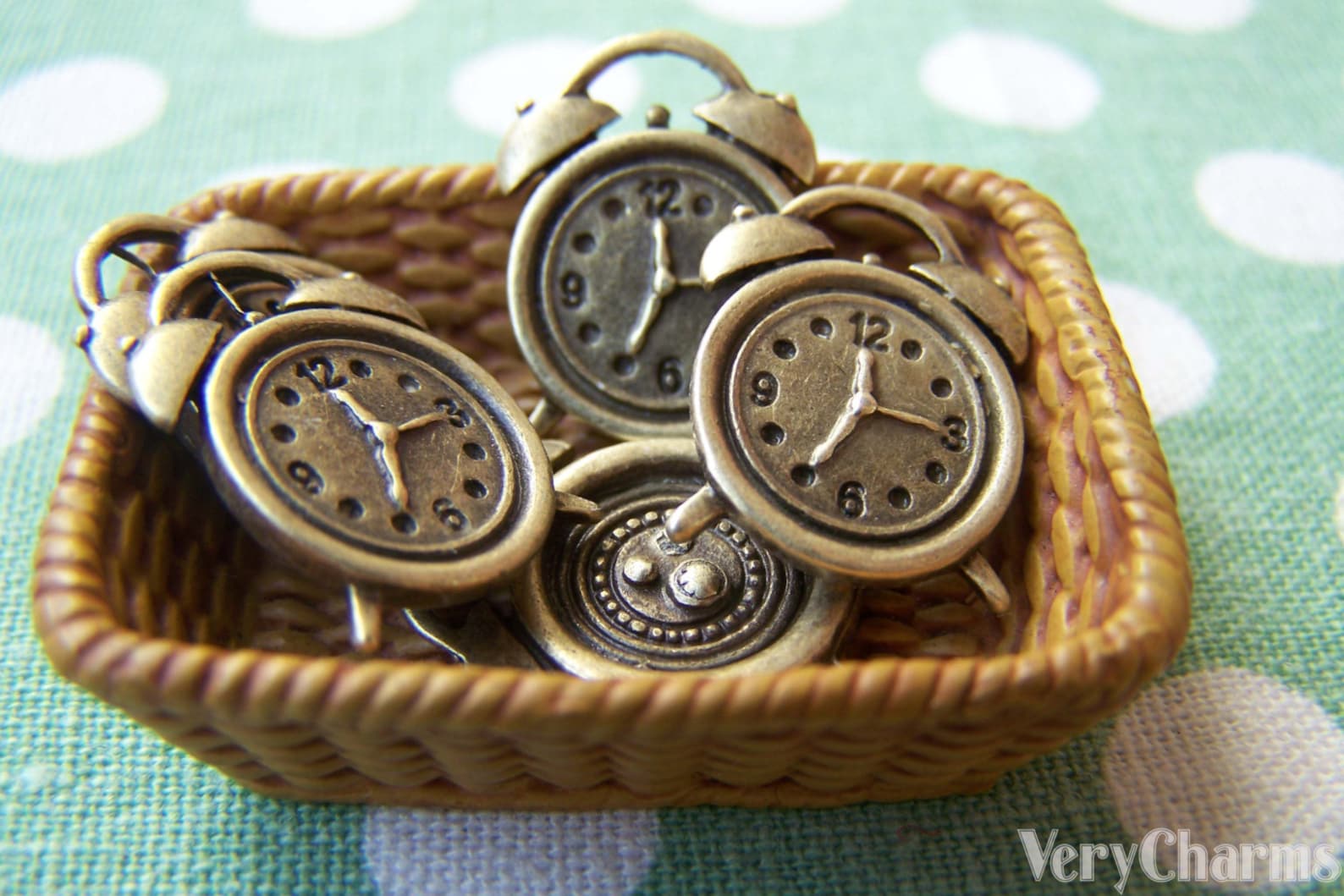 10 Pcs of Antique Bronze Alarming Heart Clock Charms 13.5x17.5mm A1641 ...