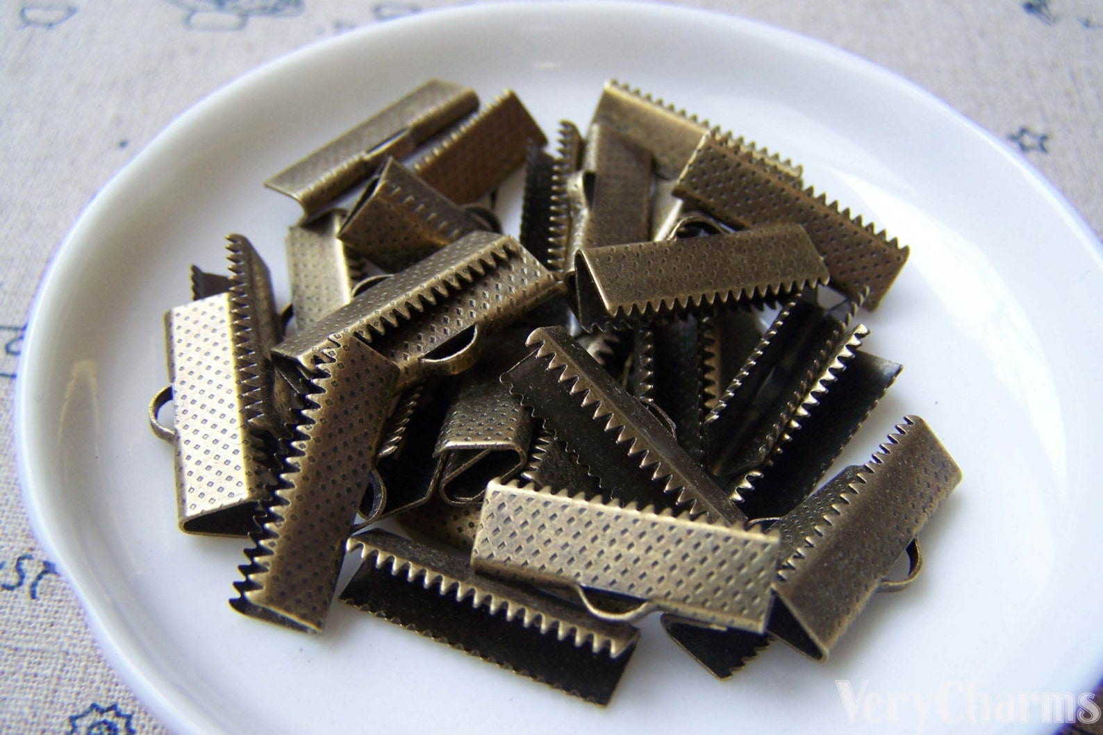 50 Pcs of Antique Bronze Brass Ribbon Ends Clamps Fasteners Clasps 20mm ...