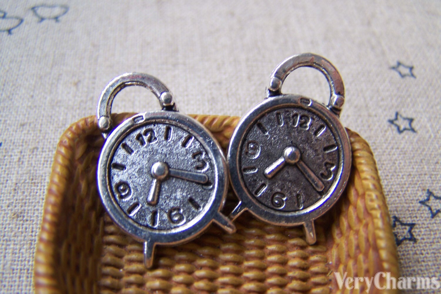 10 Pcs of Antique Silver Alarming Clock Charms 16x24mm A1322 - Etsy