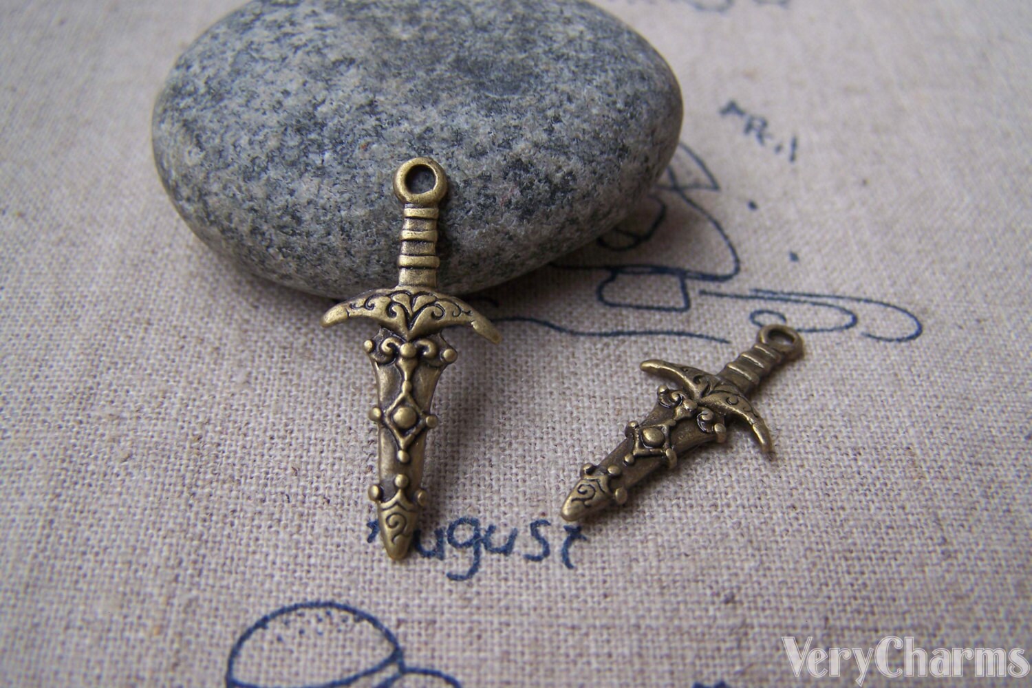 20 Pcs of Antique Bronze Lovely Sword Charms 13x28mm A2190 | Etsy