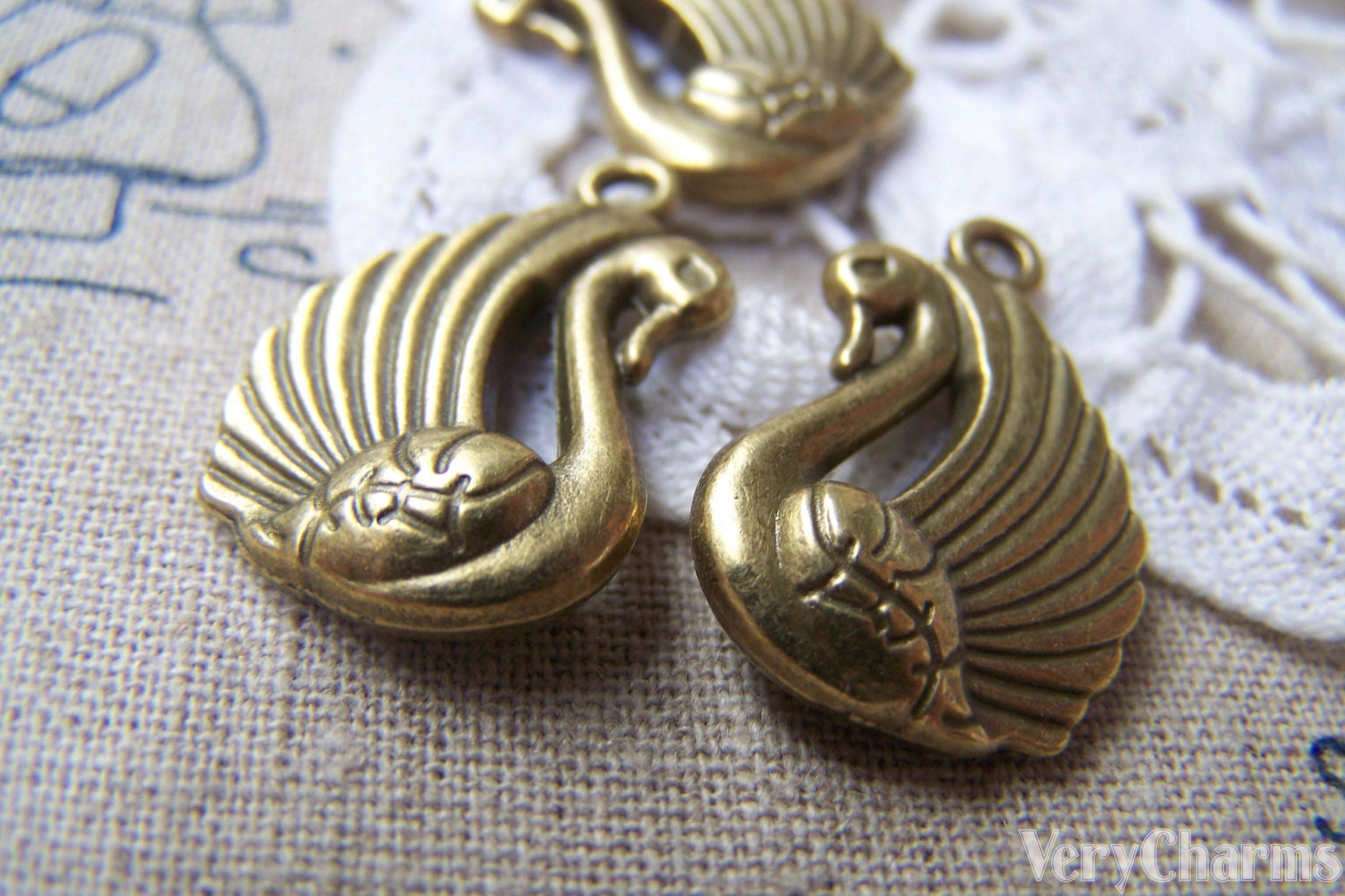 10 Pcs of Antique Bronze Swan Charms Pendants Double Sided 15x23mm A615 ...