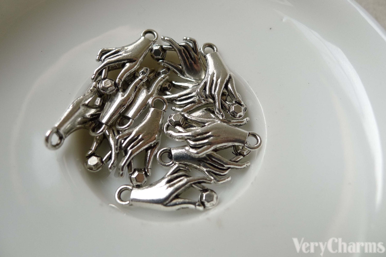 20 Pcs of Antique Silver Diamond Hand Charms Double Sided - Etsy