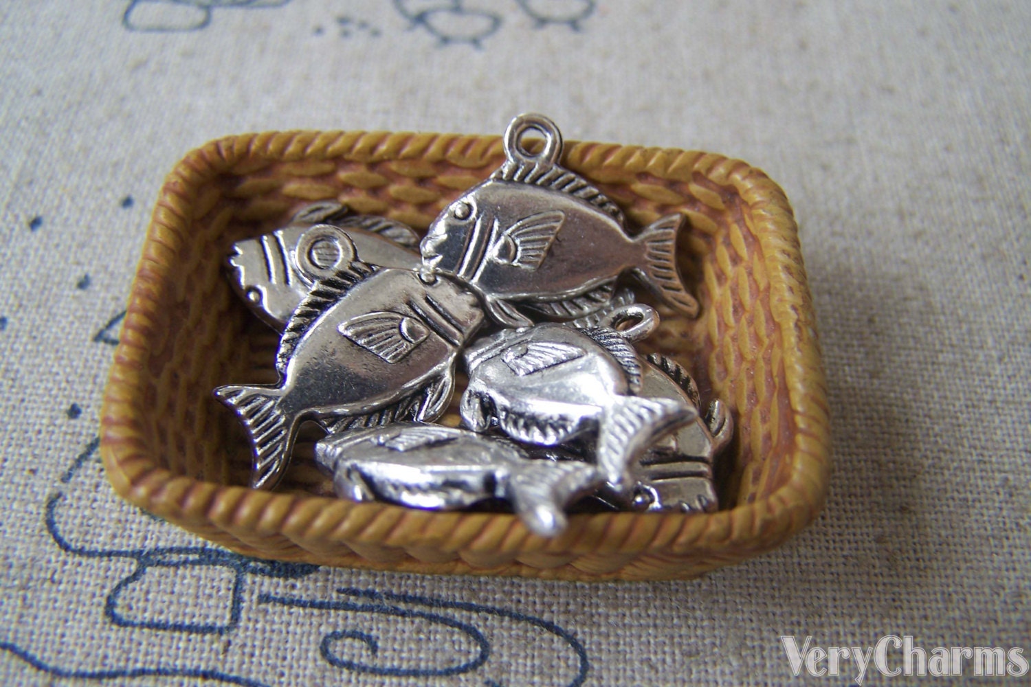20 Pcs of Antique Silver Lovely Salmon Fish Charms 10x18mm - Etsy