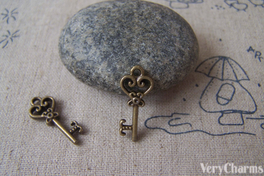20 Pcs of Antique Bronze Skeleton Key Heart Key Charms 9x21mm A4652 - Etsy