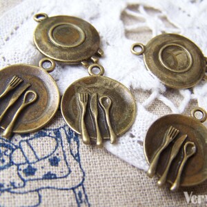 Plate and Cutlery Antique Bronze Dinner Plate Charms 15x17mm Set of 10 ...