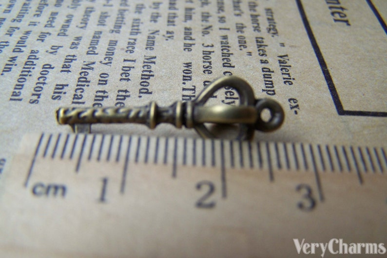 20 Pcs of Antique Bronze Crown Skeleton Key Charms 8x23mm A186 - Etsy