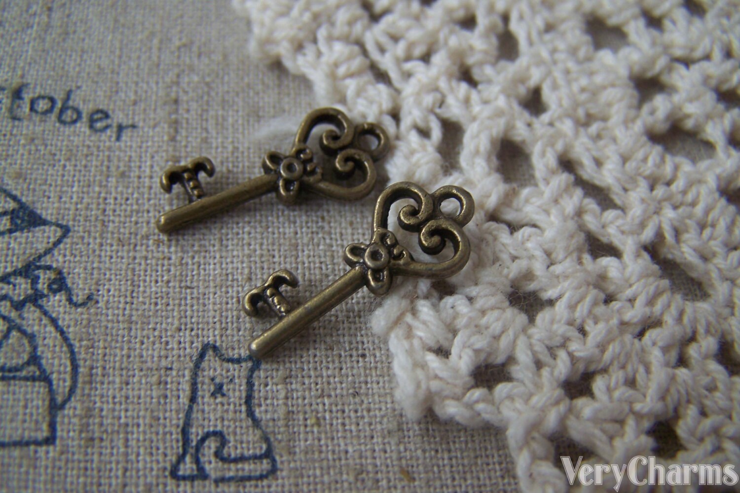 20 Pcs of Antique Bronze Skeleton Key Heart Key Charms 9x21mm - Etsy