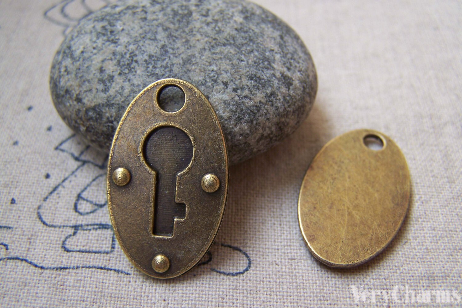 10 Pcs of Antique Bronze Oval Skeleton Key Cut Out Pendants - Etsy