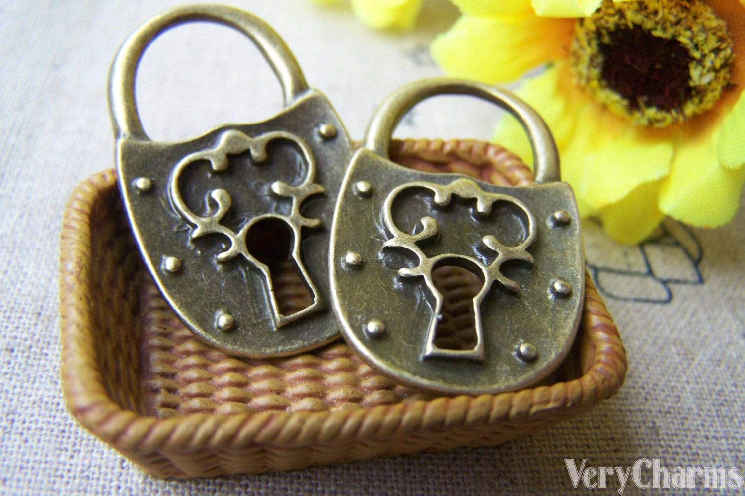 10 Pcs of Antique Bronze Lovely Lock Charms 20x32mm A2437 - Etsy