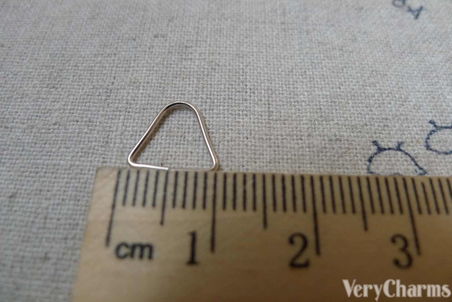 80 Pcs of Silvery Gray Nickel Tone Triangle Jump Ring Pinch Bail ...