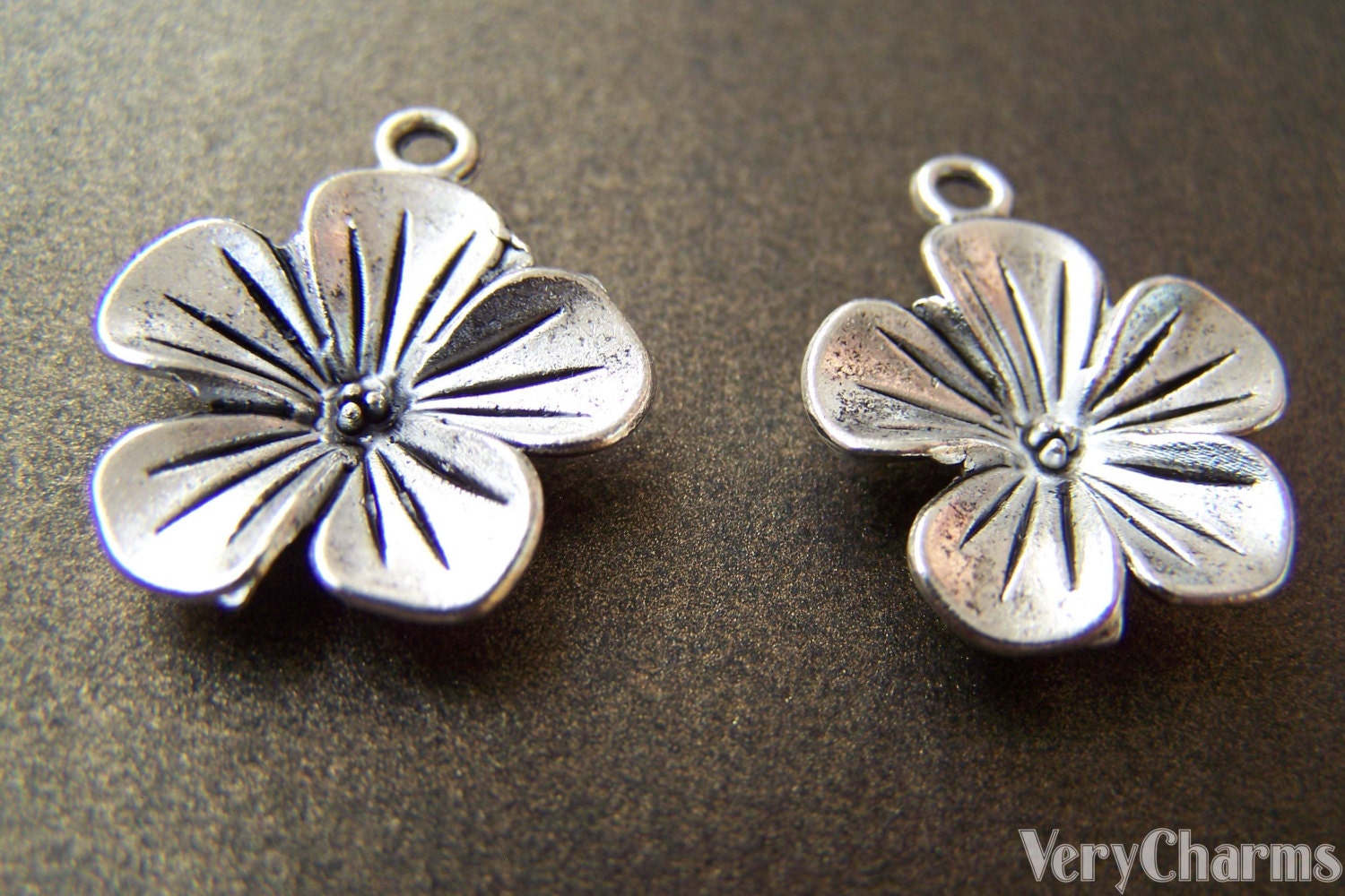 10 Pcs of Antique Silver Flower Charms 17x19mm A1058 - Etsy