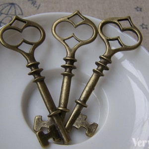 10 Pcs Heart Skeleton Key Antique Bronze Charms Pendants 21x60mm A173 ...