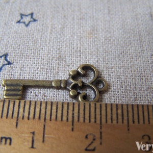 20 Pcs Antique Bronze Simple Vintage Key Charms 9x21mm A3575 - Etsy