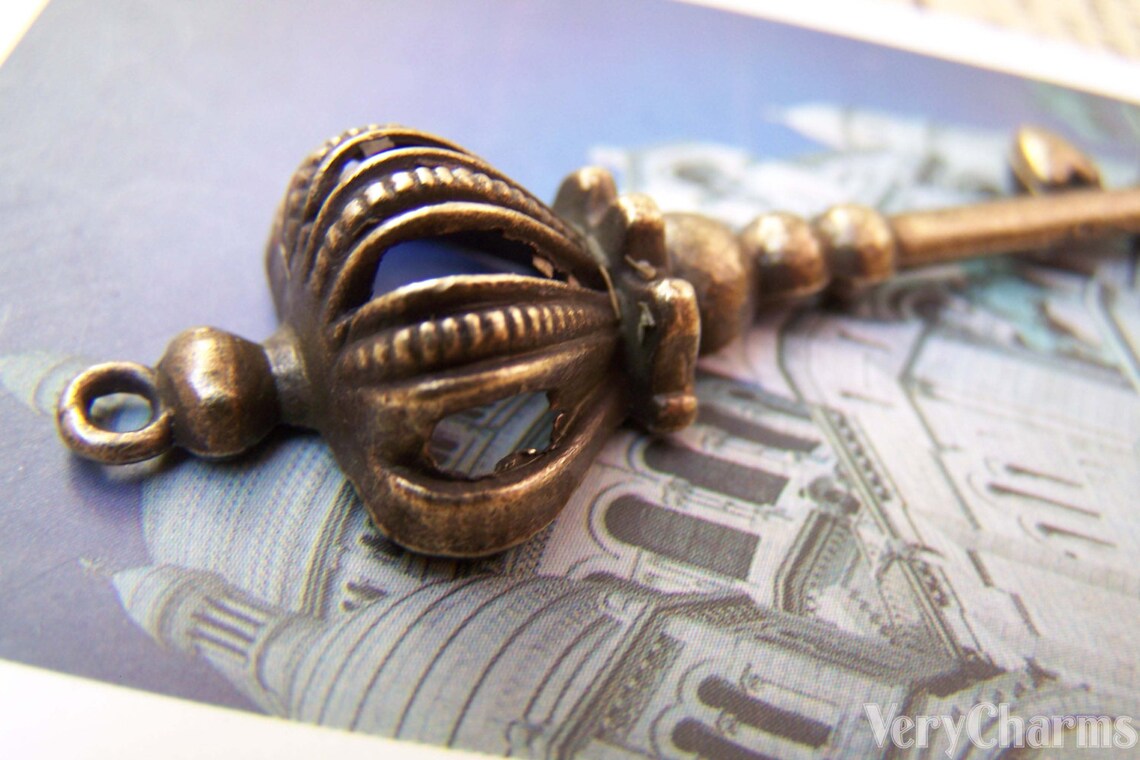 10 Pcs of Antique Bronze Half Crown Key Charms Pendants 18x57mm A172 - Etsy