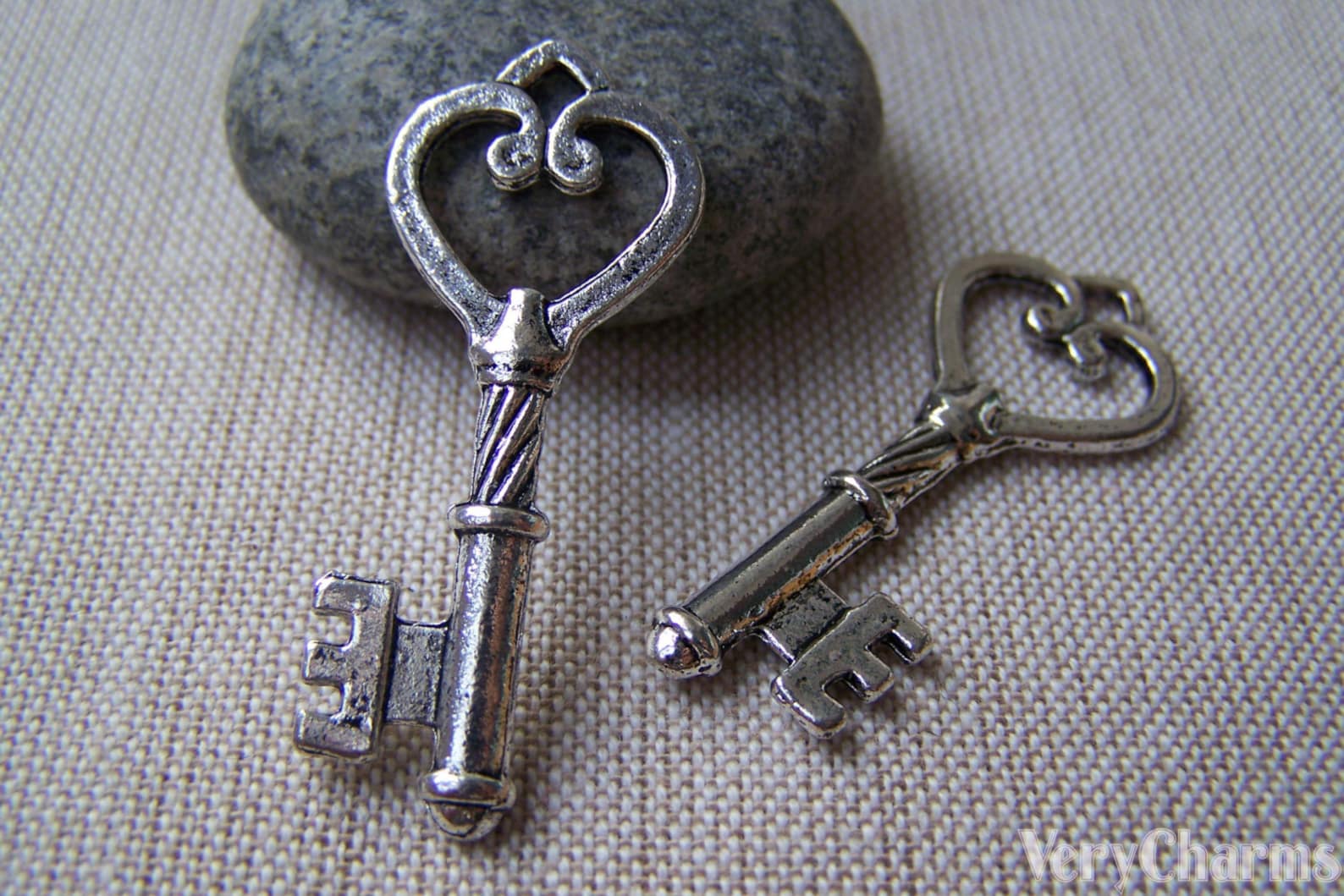 10 Pcs of Antique Silver Skeleton Key Pendants Charms 18x45mm | Etsy