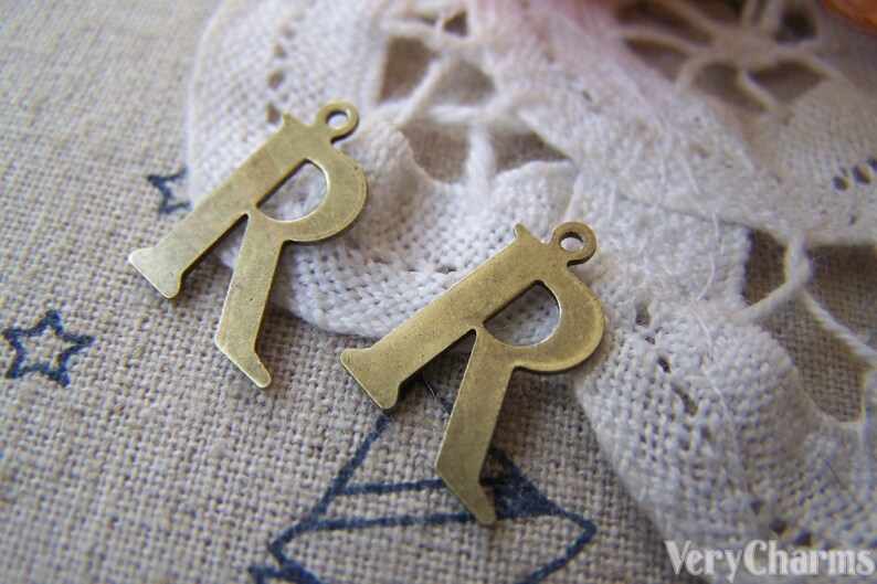 10 Pcs of Antique Bronze Brass Alphabet Letter R Charms 10x15mm A2423 ...