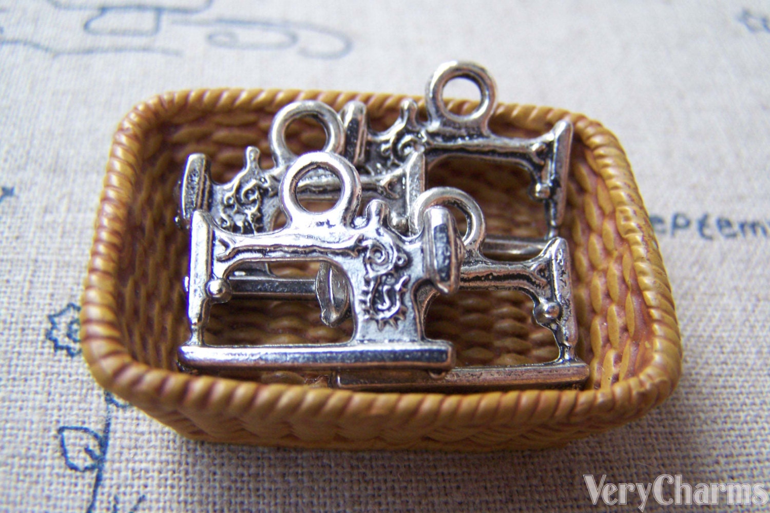 10 Pcs of Antique Silver Sewing Machine Charms 14x18mm A864 | Etsy