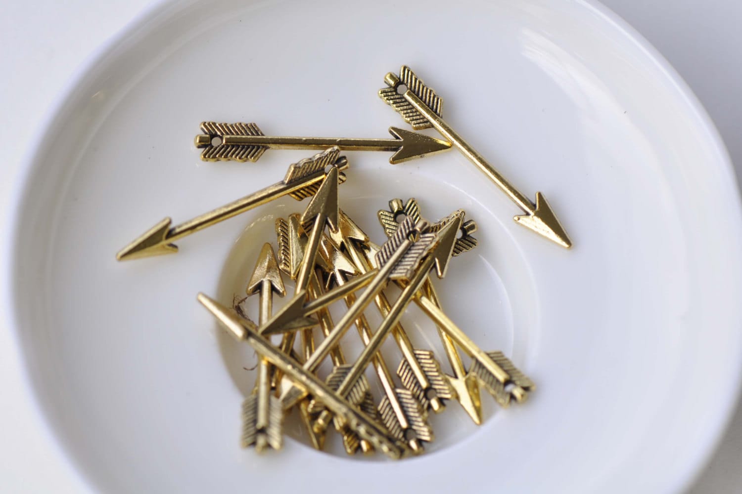 50 Pcs Antique Gold Small Arrow Charms 5x29mm A8775 - Etsy