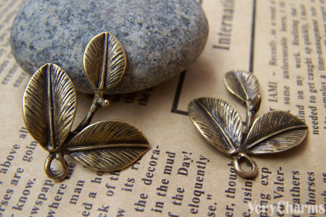 10 Pcs of Antique Bronze Three Leaf Branch Charms 23x23mm A332 - Etsy