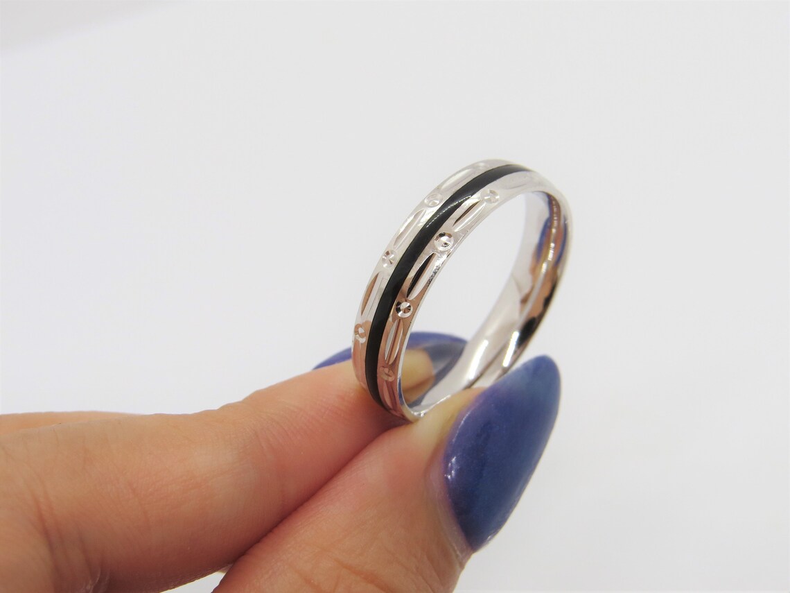 Vintage Sterling Silver Black Oynx Diamond Cut Band Ring Size | Etsy