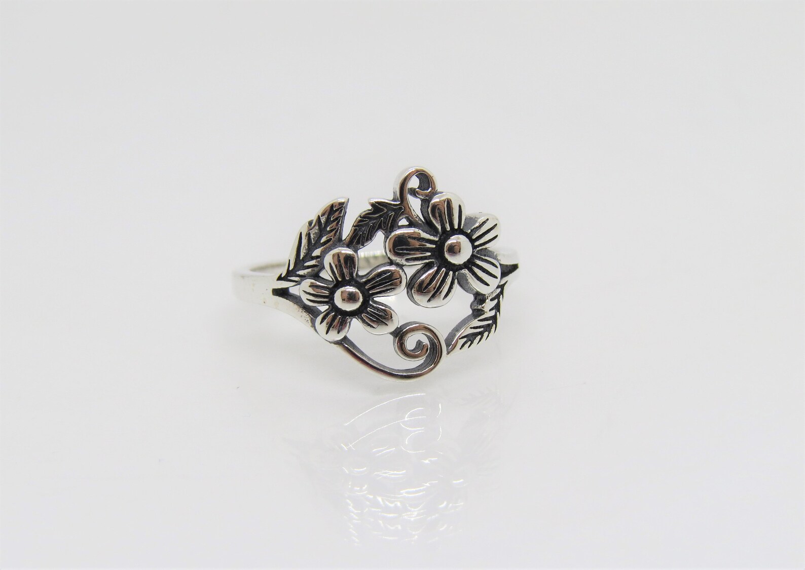 Vintage Sterling Silver Flower Leaf Ring Size 7 | Etsy