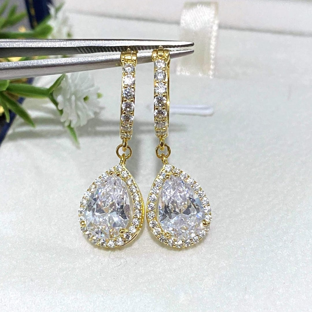 Vintage 15K 610 Solid Yellow Gold Pear Cut White Topaz Dangle Earrings ...