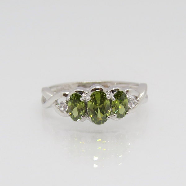 Silver Peridot Ring - Etsy